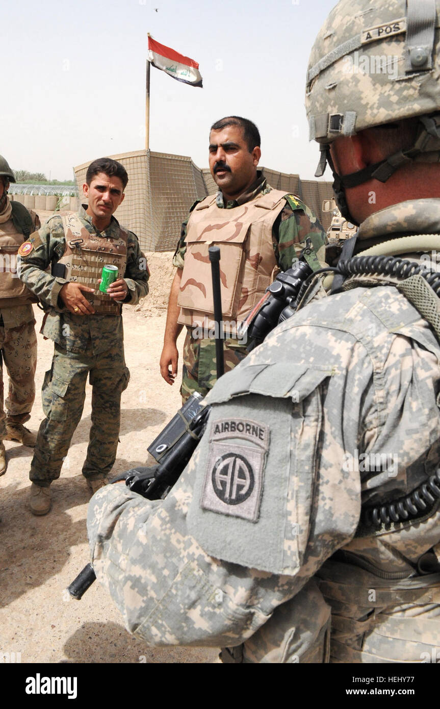 Iraqi army soldiers and Paratroopers of Company B, 1st Battalion, 505th ...
