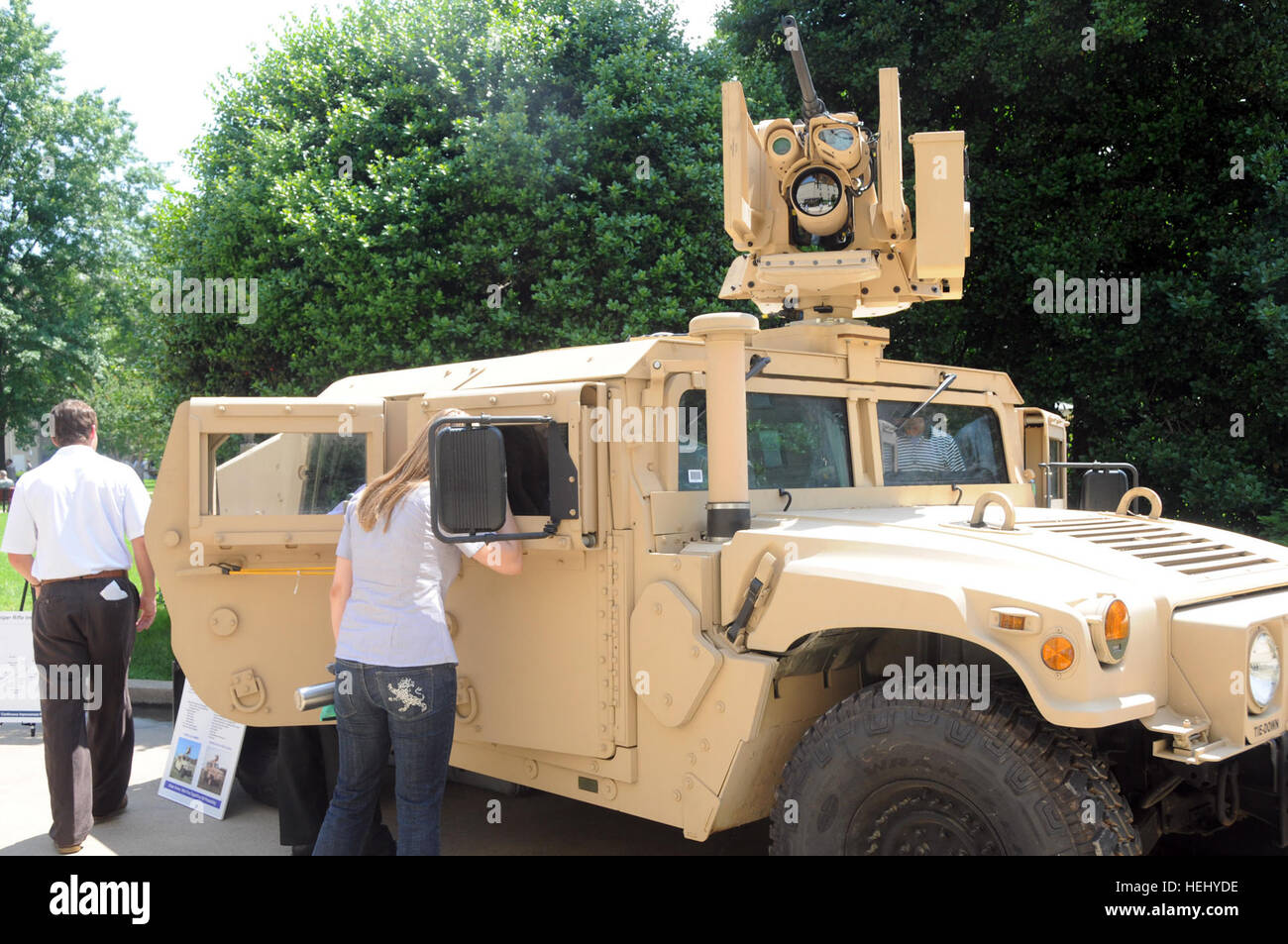 Pentagon courtyard hi-res stock photography and images - Alamy