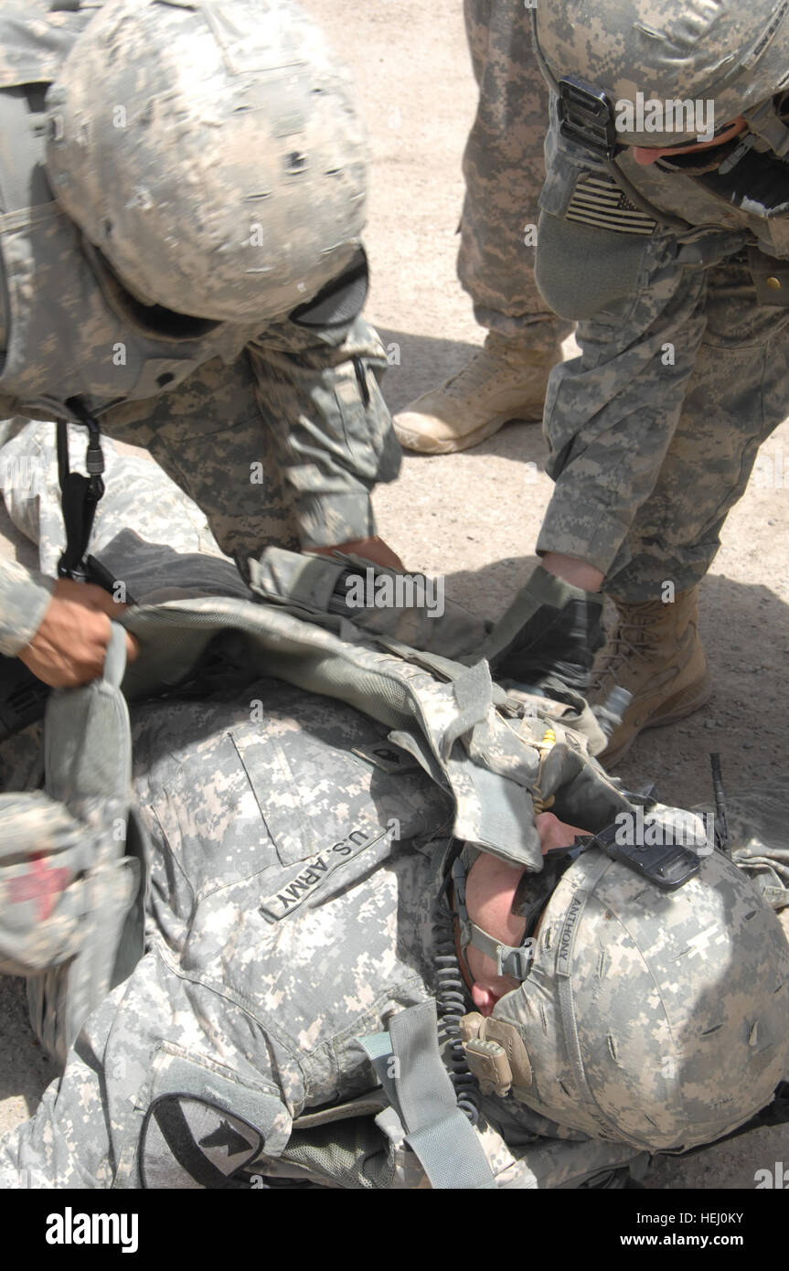 U.S. Soldiers of Echo Company, 1st Battalion, 5th Cavalry Regiment, 2nd ...