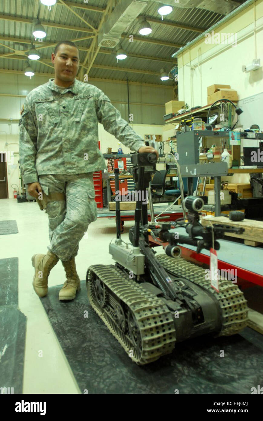 Brave robot hi-res stock photography and images - Alamy