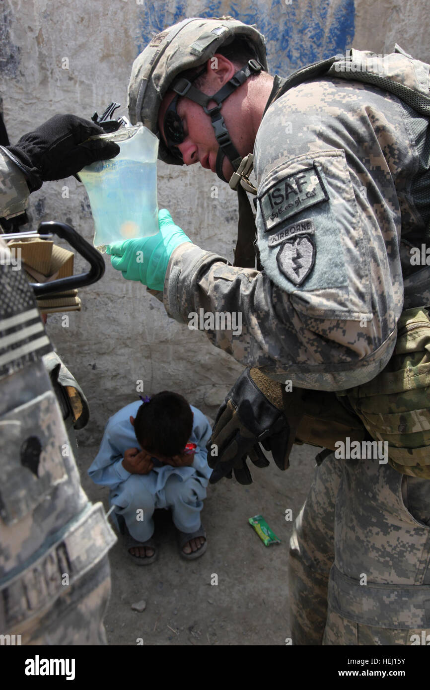Medics 2nd medical battalion hi-res stock photography and images - Alamy