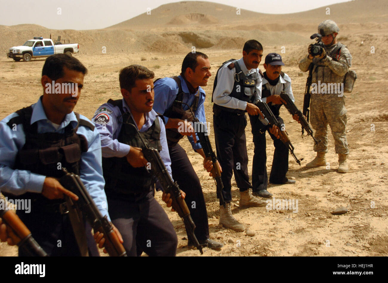 U.S. Soldiers from the 2nd Brigade Combat Team, 1st Cavalry Division ...