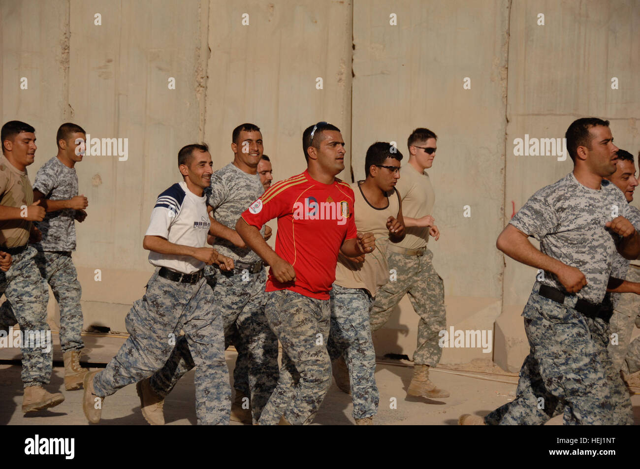 Iraqi security forces from the 1st National Police Division start a ...