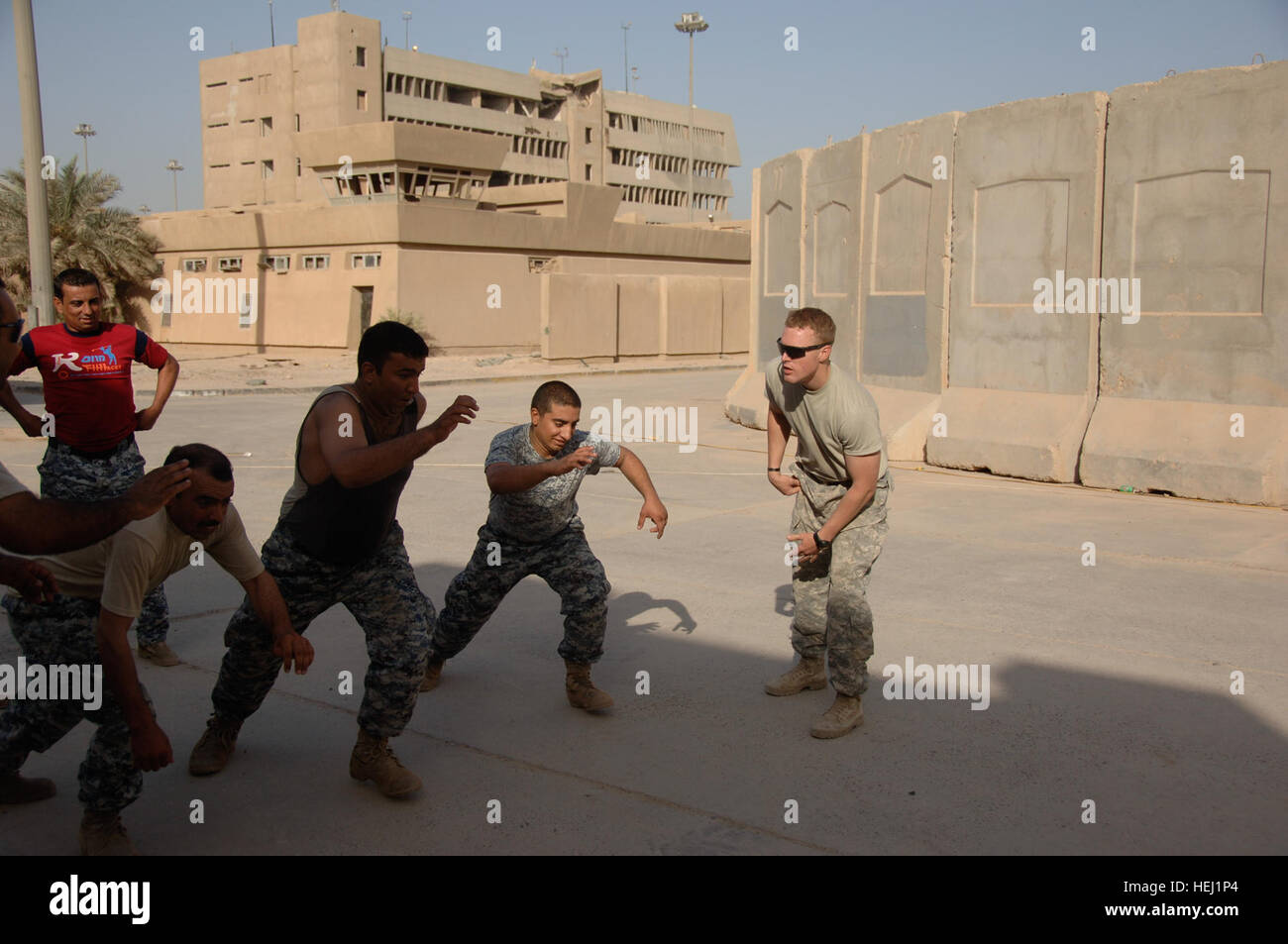 Iraqi security forces from the 1st National Police Division, run ...