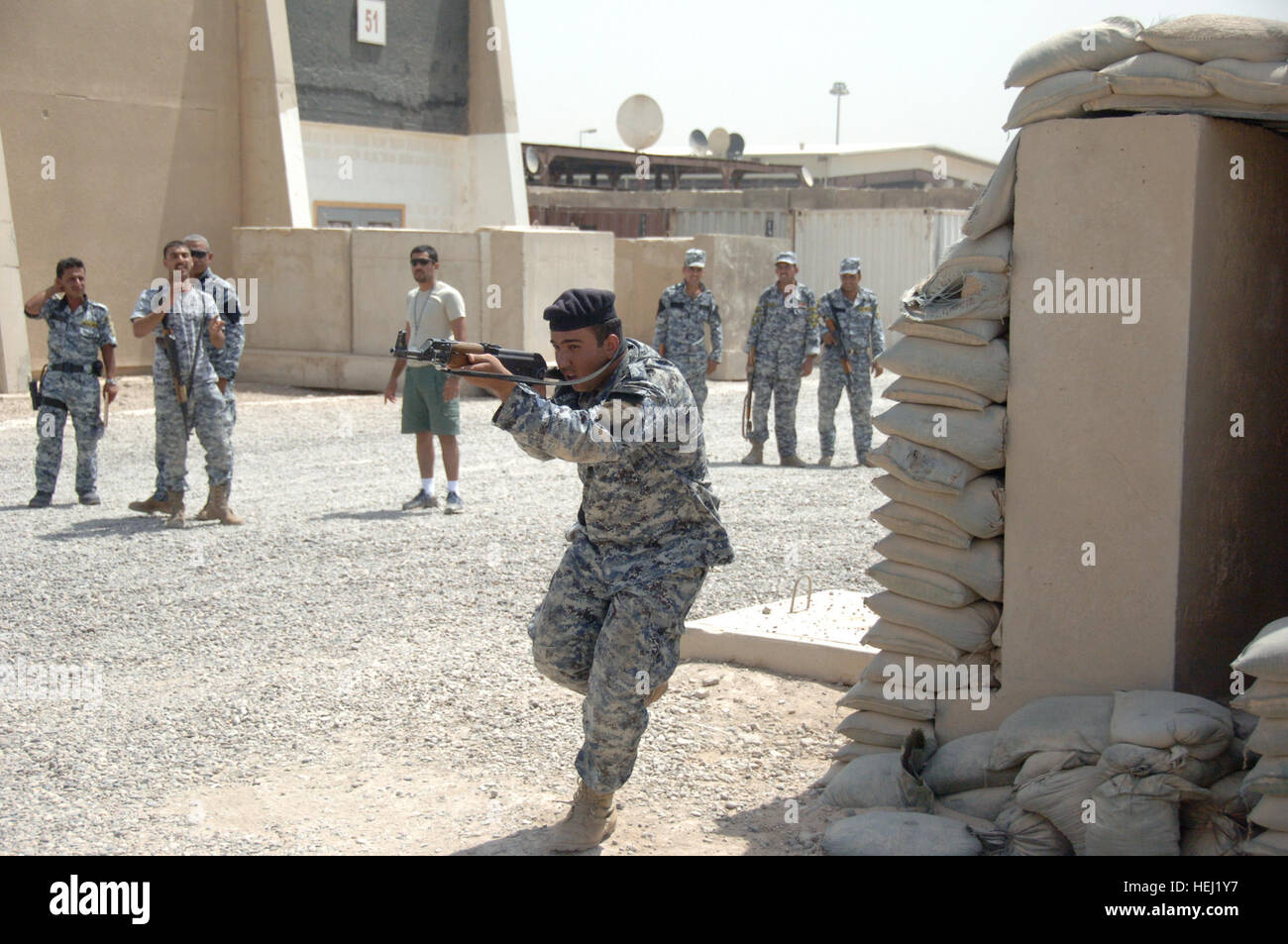 Iraqi security forces receive reflexive fire training from U.S. Army ...