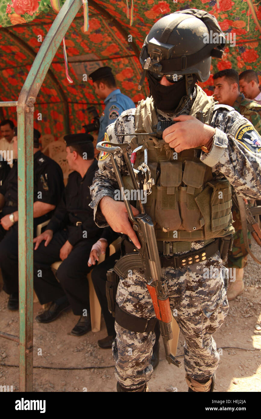 An Iraqi special forces soldier maintains security during an Iraqi ...