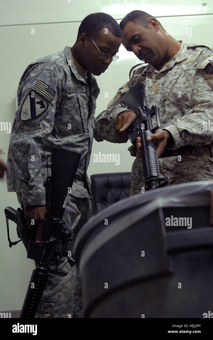 Noncommissioned officer leadership hi-res stock photography and images ...