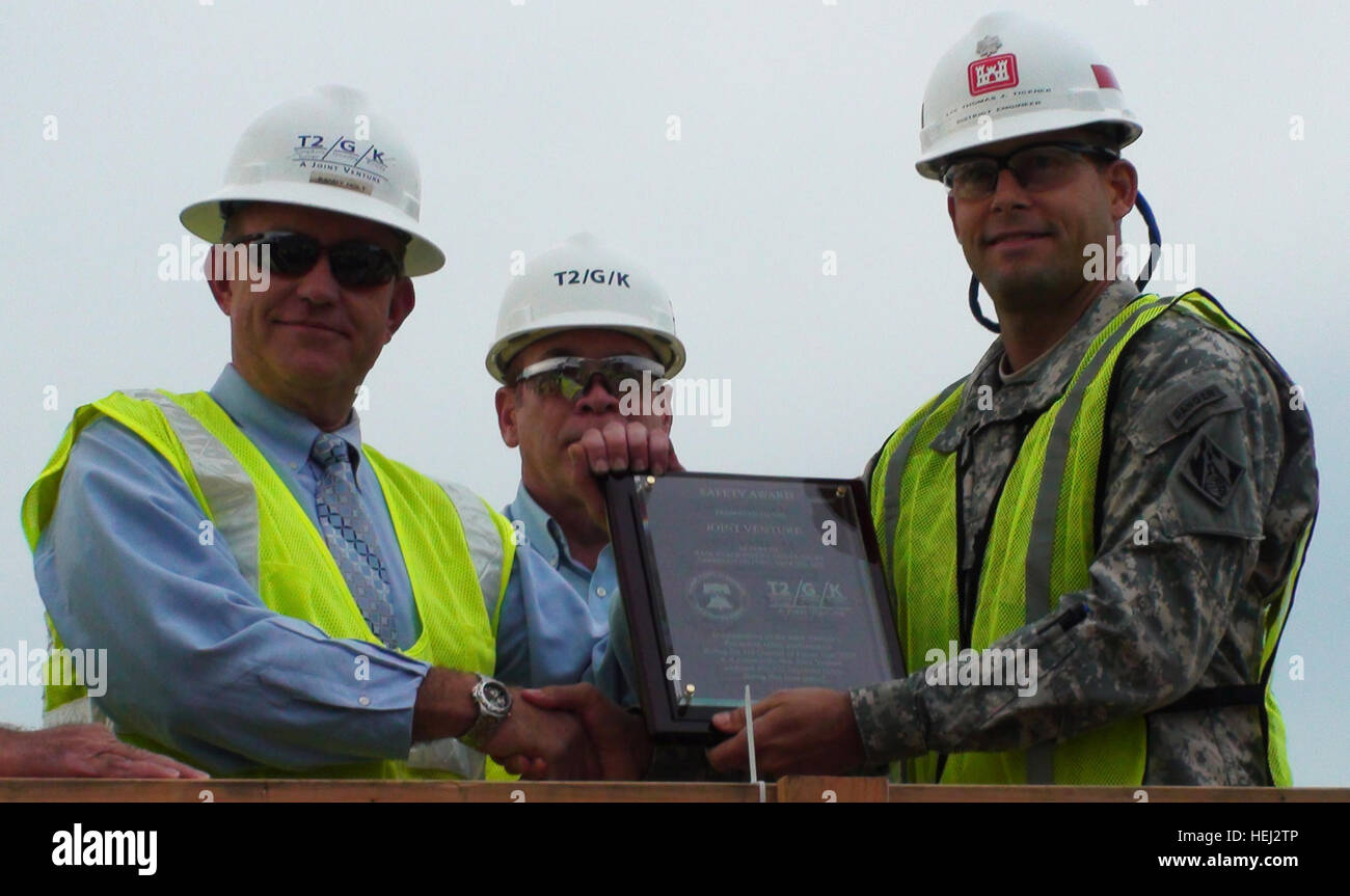 US Army 51313 Award Presentation Stock Photo - Alamy