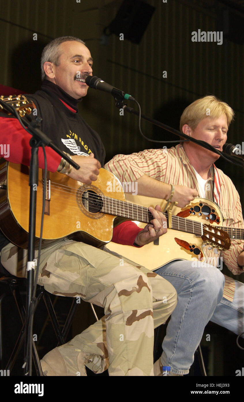 Aaron tippin hi-res stock photography and images - Alamy