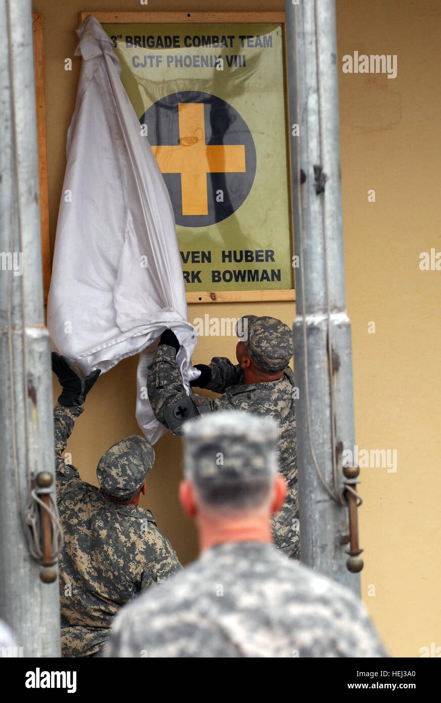 Soldiers of the 33rd Infantry Brigade Combat Team, Illinois Army ...