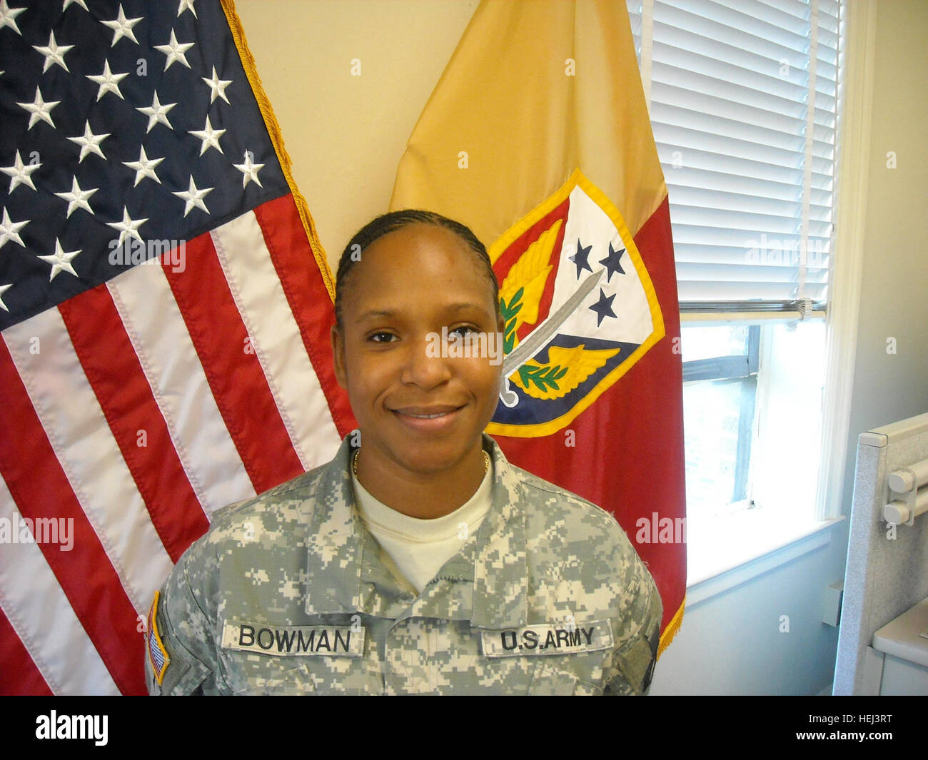 US Army 52375 Staff Sgt. LaNiece E. Bowman Stock Photo - Alamy