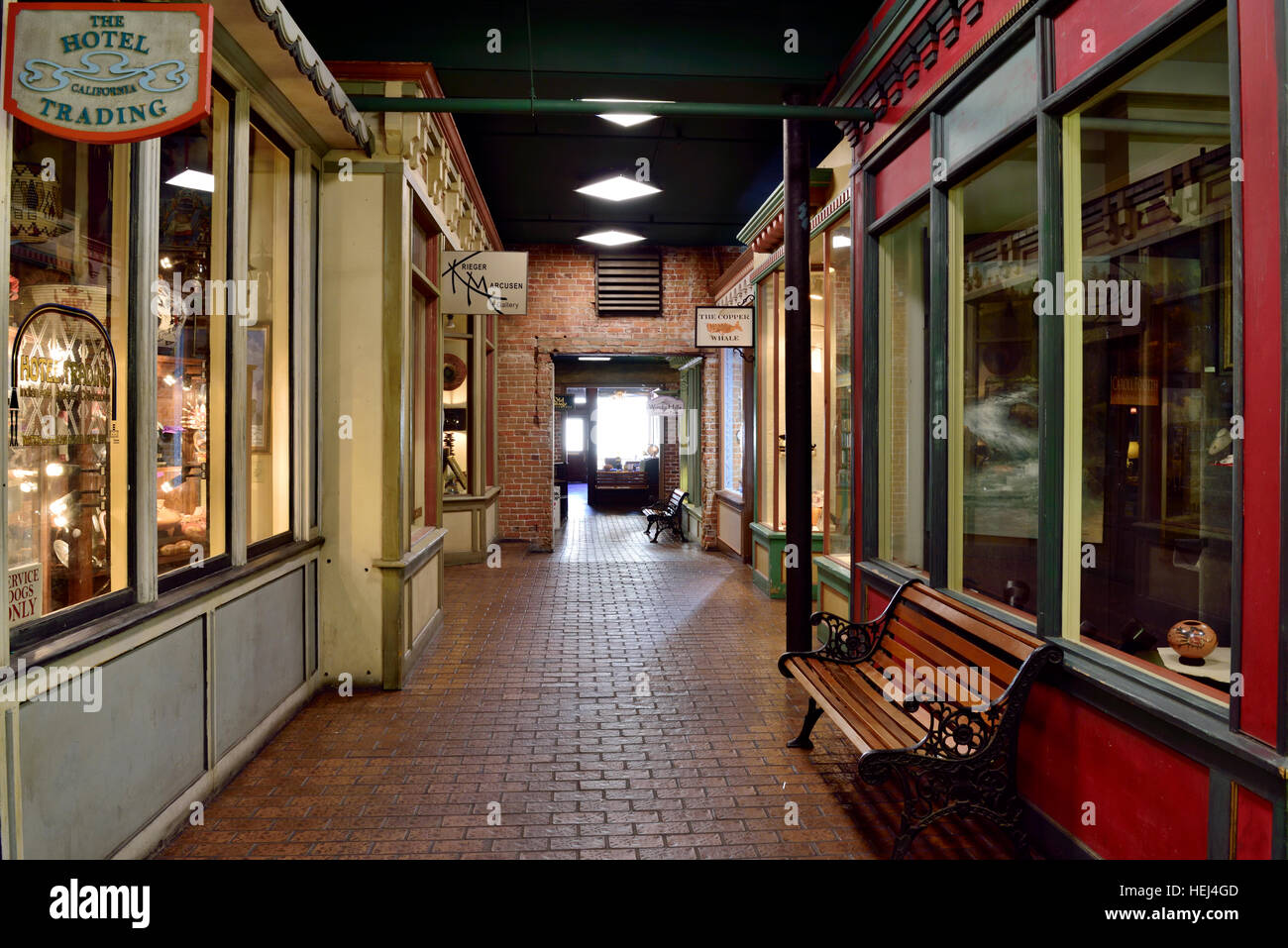 Arts and crafts shops hi-res stock photography and images - Alamy