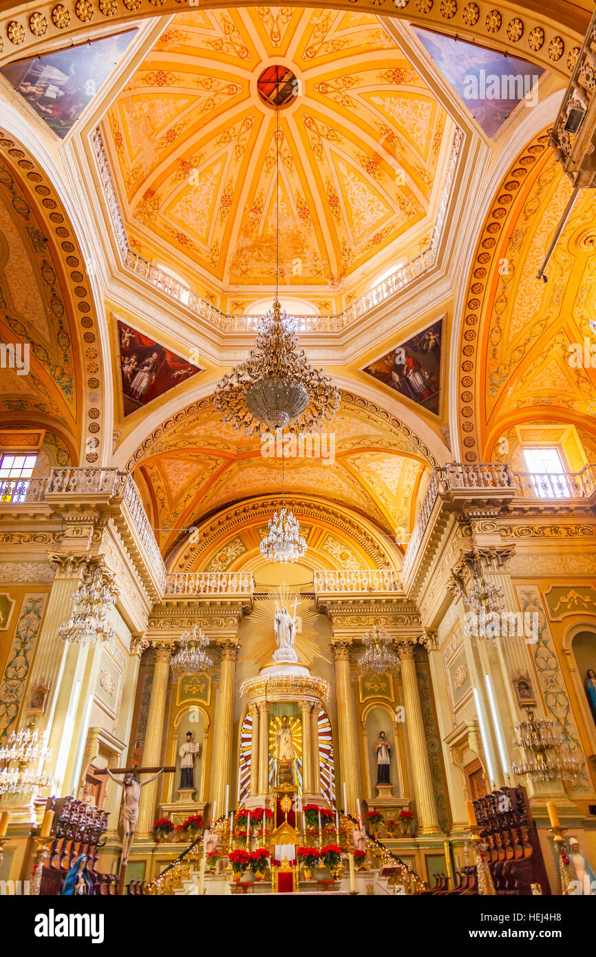 Our Lady of Guanajuato Dome Basilica Altar Mary Statue Christmas ...