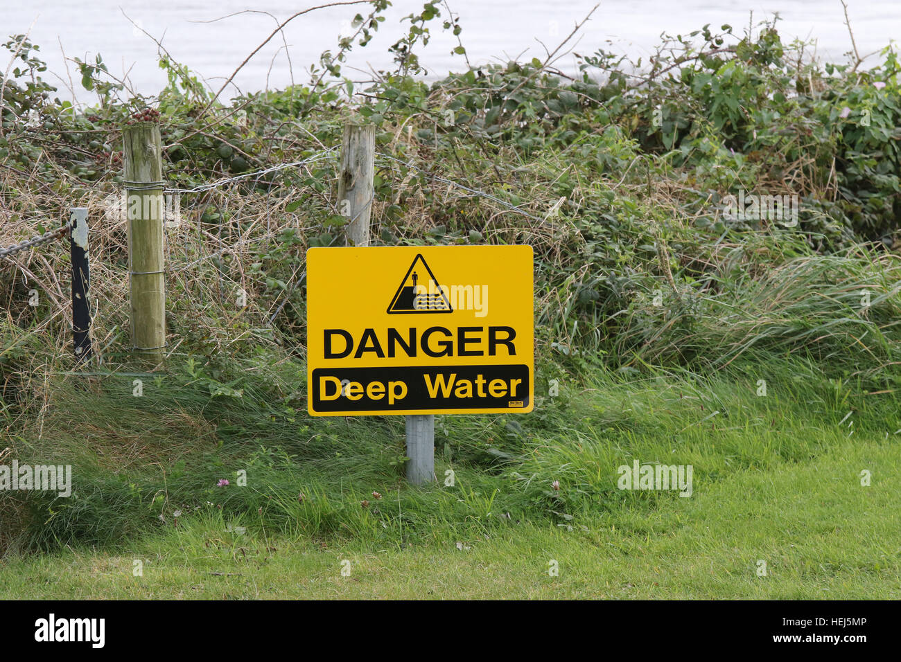 Deep water warning sign Stock Photo - Alamy