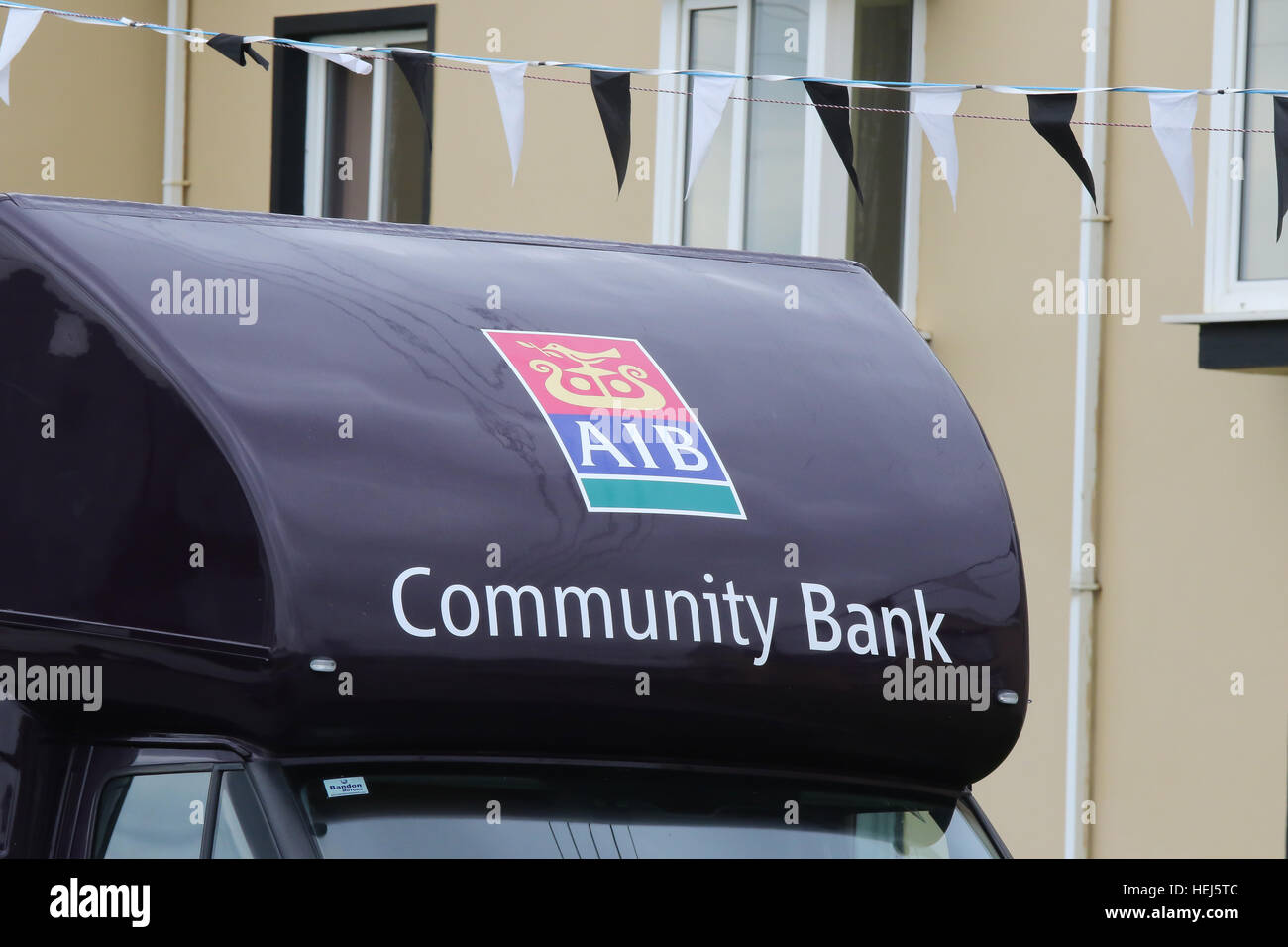 Mobile bank vehicle hi-res stock photography and images - Alamy