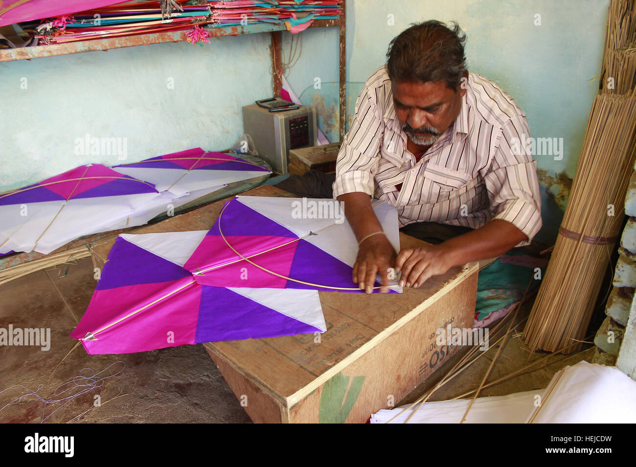Kids india kites hi-res stock photography and images - Alamy