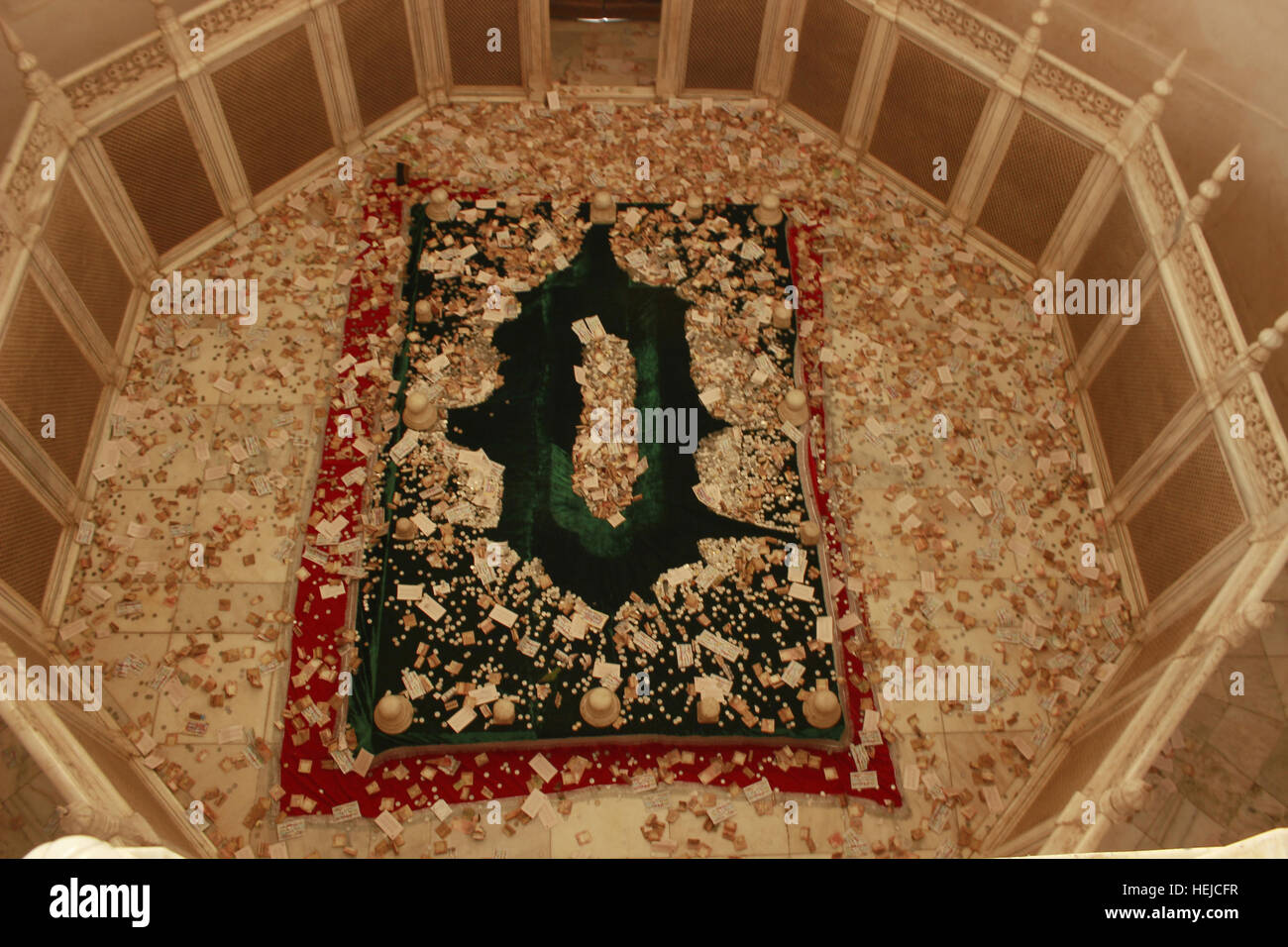 Bibi-Ka-Maqbara Sanctum with the tomb of Dilras Banu Begum, inside the ...