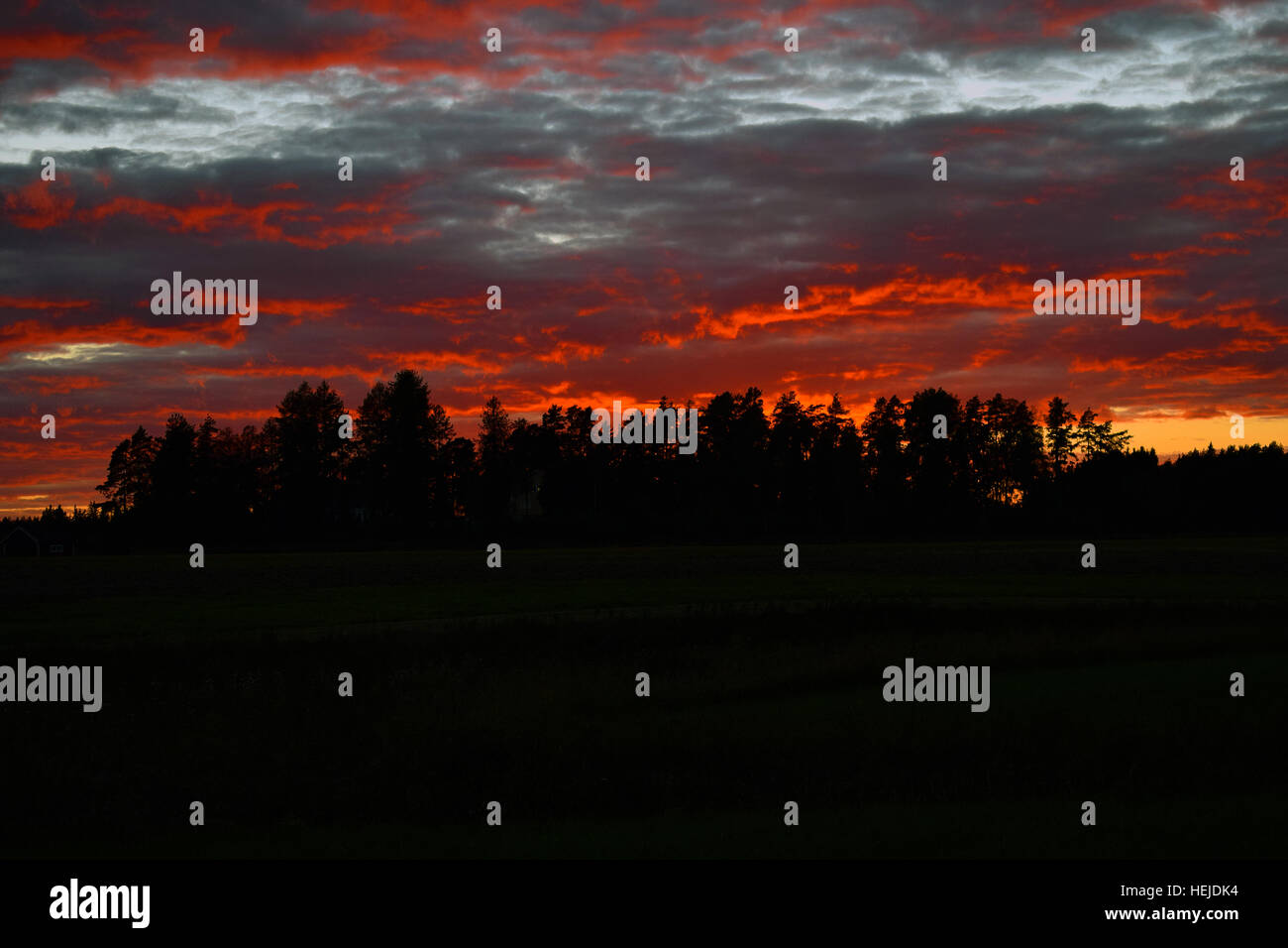 Vivid dramatic sunset colors hi-res stock photography and images - Alamy