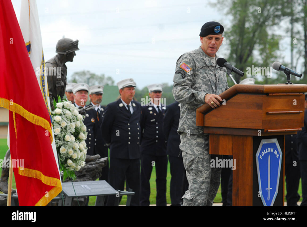 Kristin Molinaro MG Michael Ferriter, commanding general of Fort ...