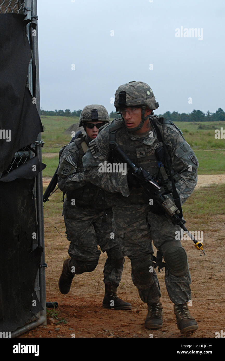 US Army 51379 Live Fire 3 Stock Photo - Alamy