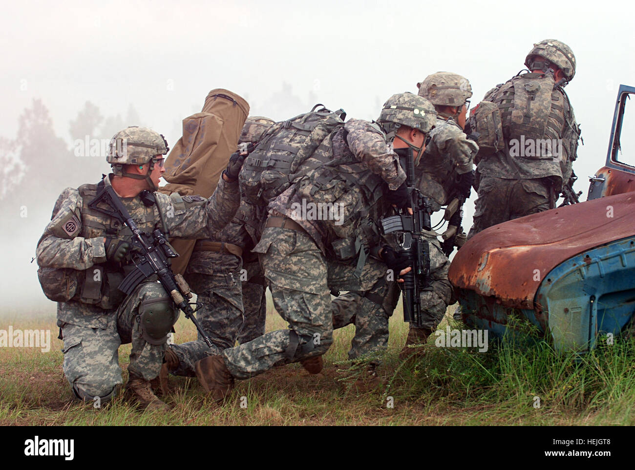 Fire weapons training army hi-res stock photography and images - Alamy