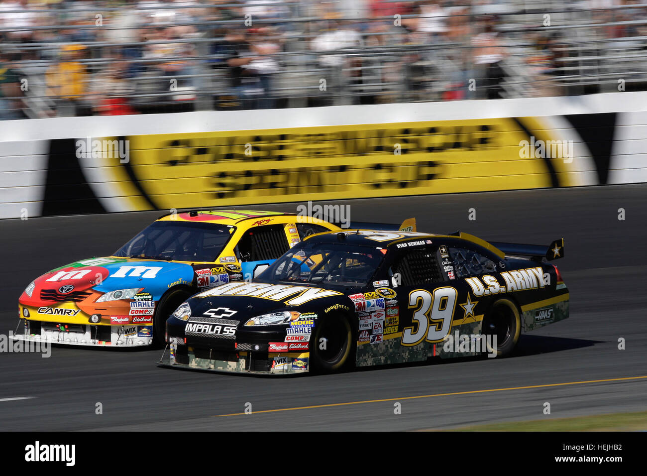 US Army 51026 Edging past Kyle Busch Stock Photo - Alamy