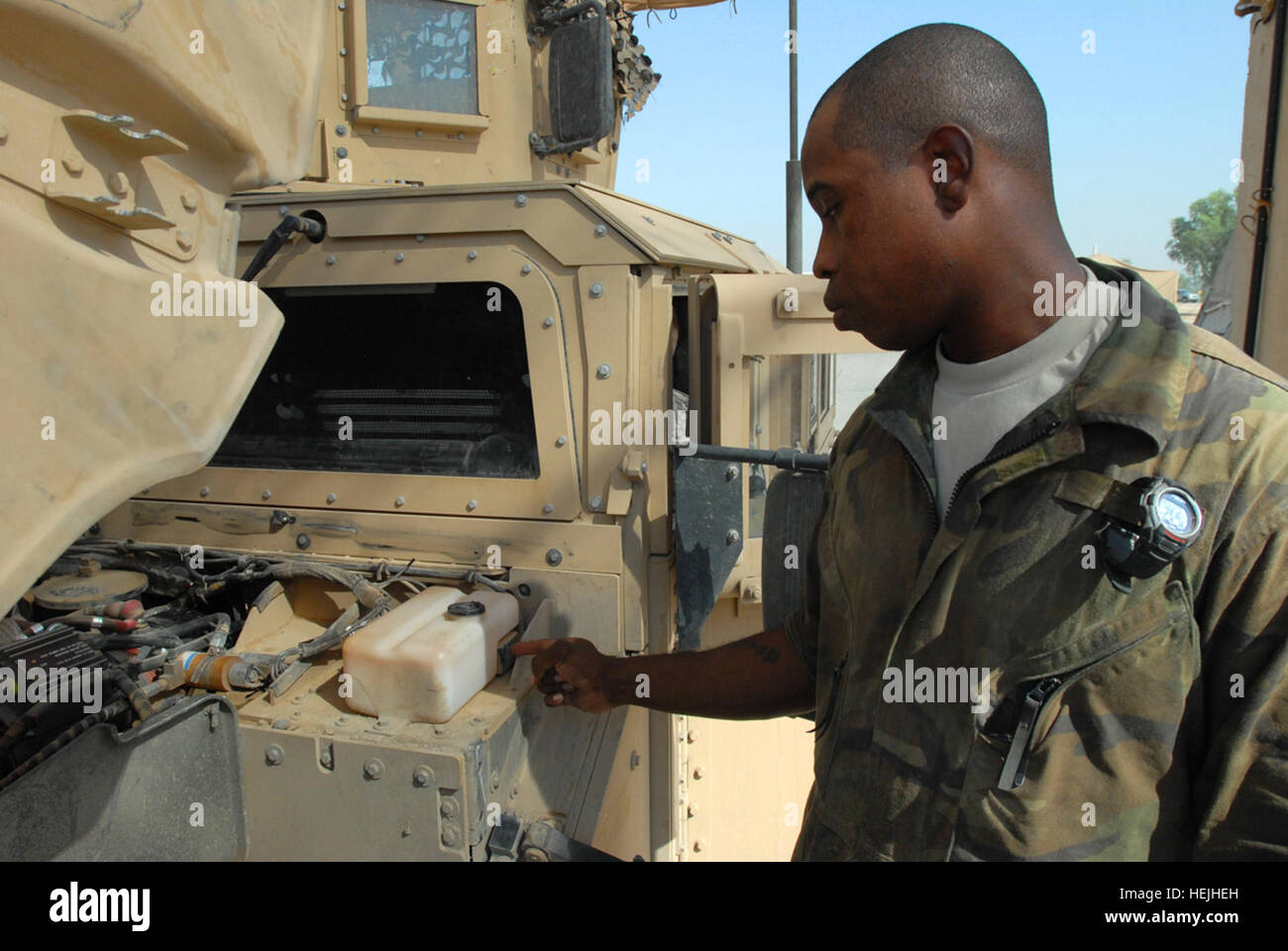 Us army iraq war humvee hi-res stock photography and images - Alamy