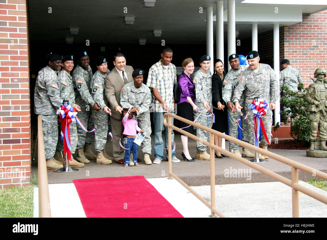 US Army 52096 Hunter opens SFSC Stock Photo - Alamy