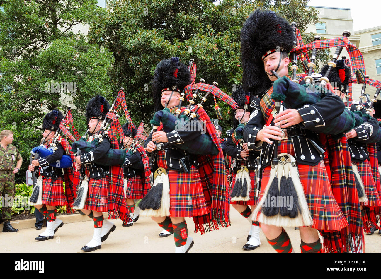 US Army 51777 Pipes and Drums Stock Photo - Alamy