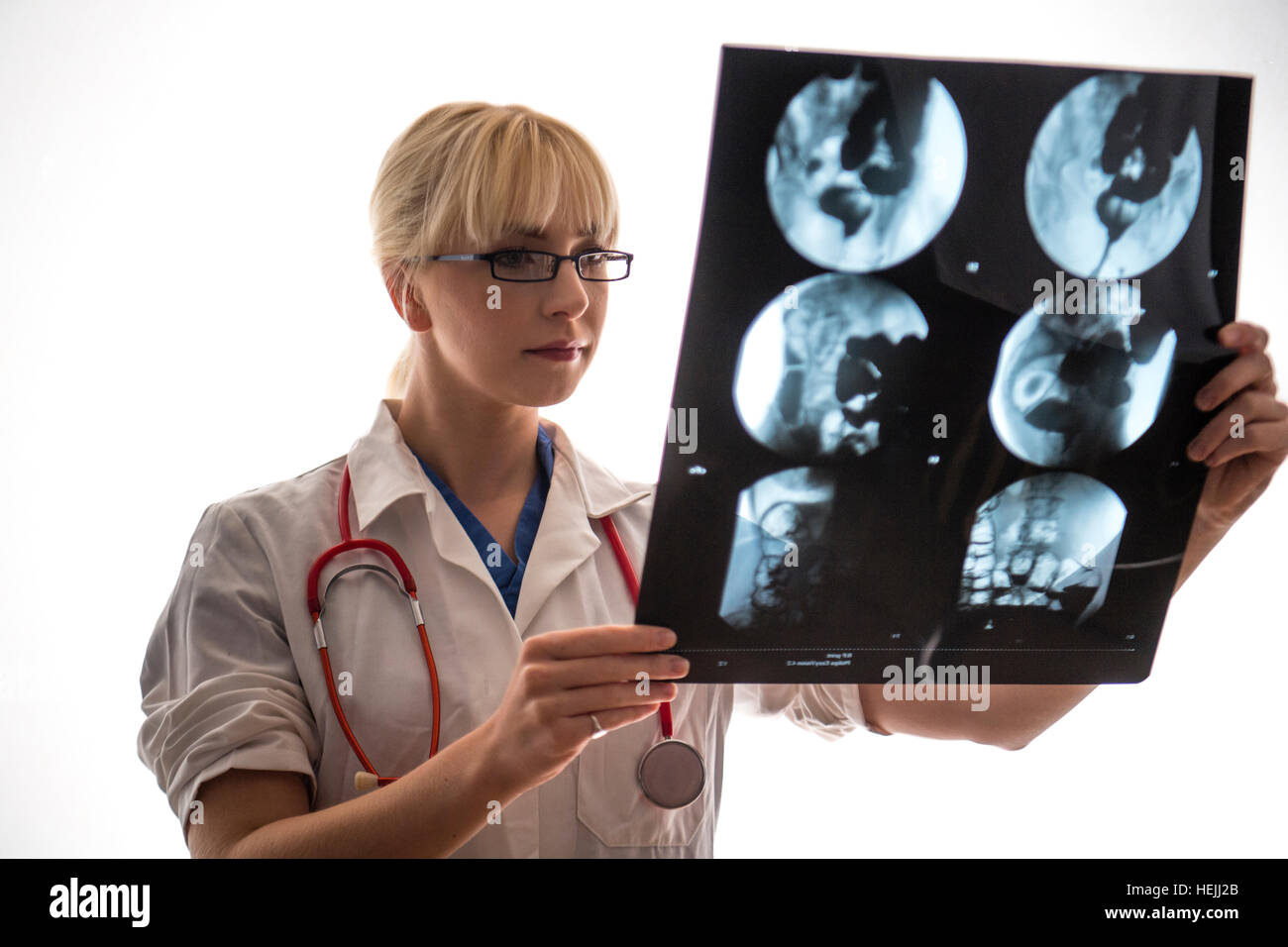 UK Health care professionals : A National Health Service (NHS) female ...