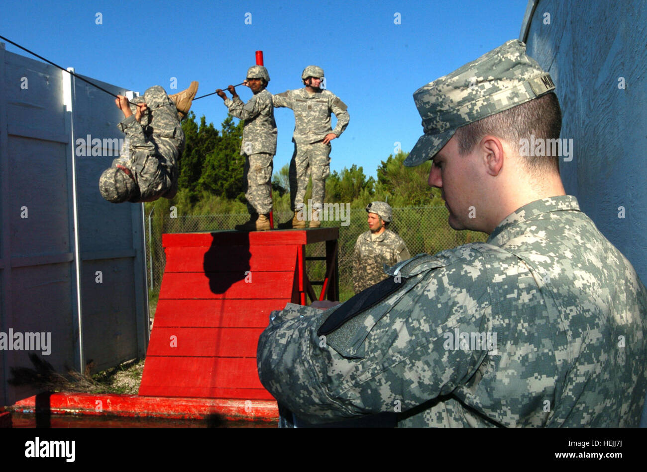 Cannon crewmembers hi-res stock photography and images - Alamy