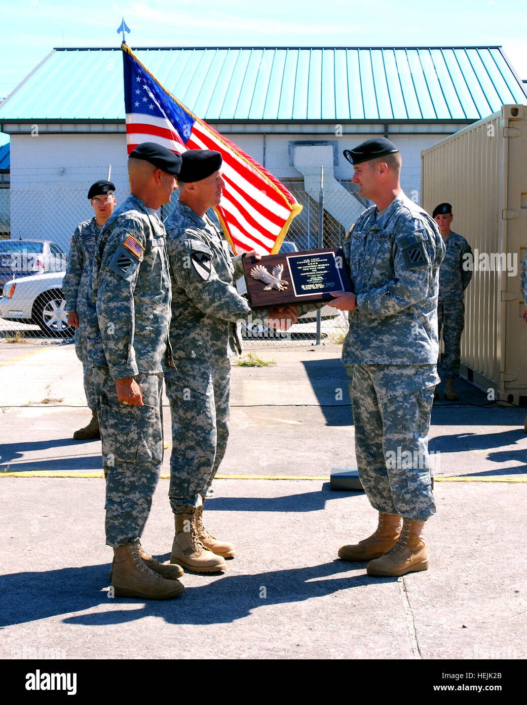 Army award for maintenance excellence hi-res stock photography and ...