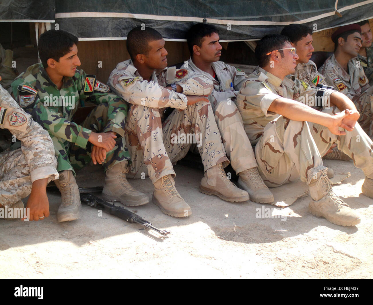 U s soldiers receive training hi-res stock photography and images - Alamy