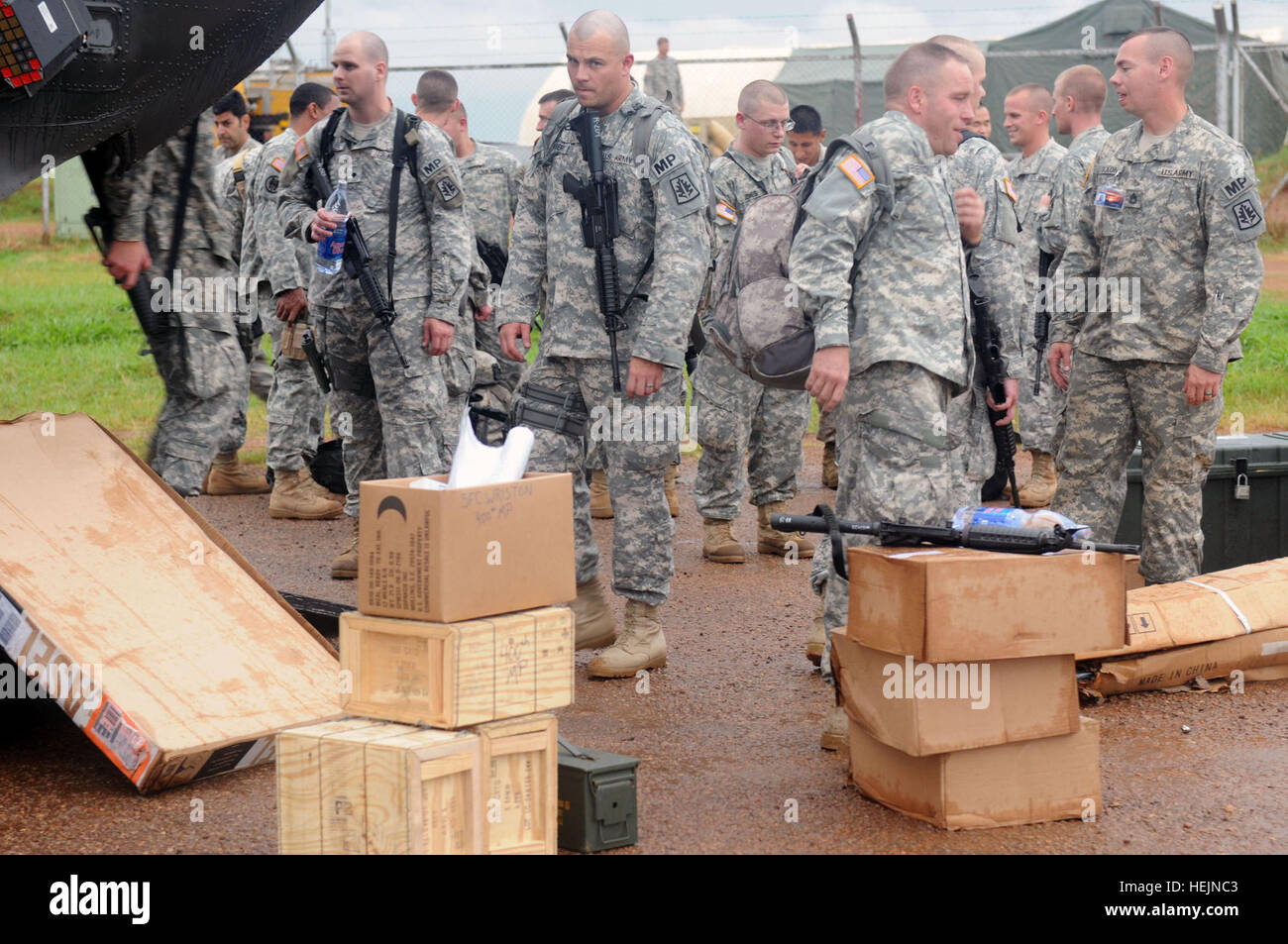 400th military police battalion hi-res stock photography and images - Alamy