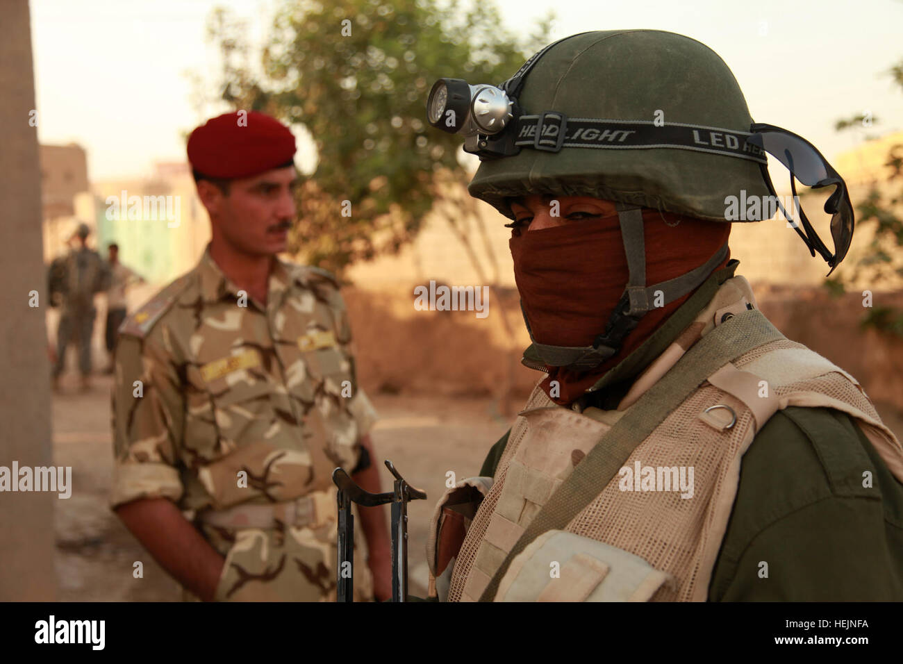 Soldier leaving home army hi-res stock photography and images - Alamy
