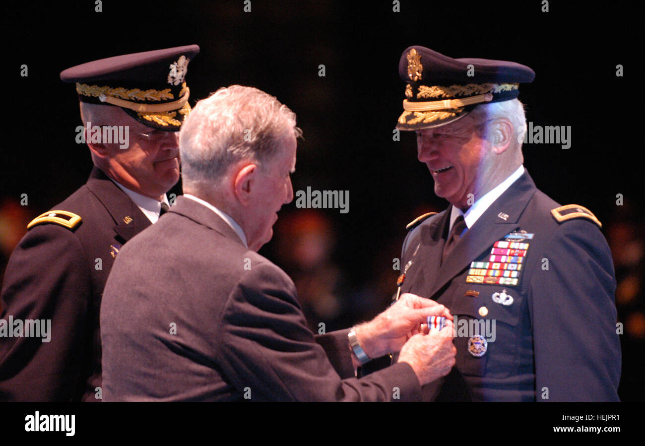 Lt gen cushman hi-res stock photography and images - Alamy