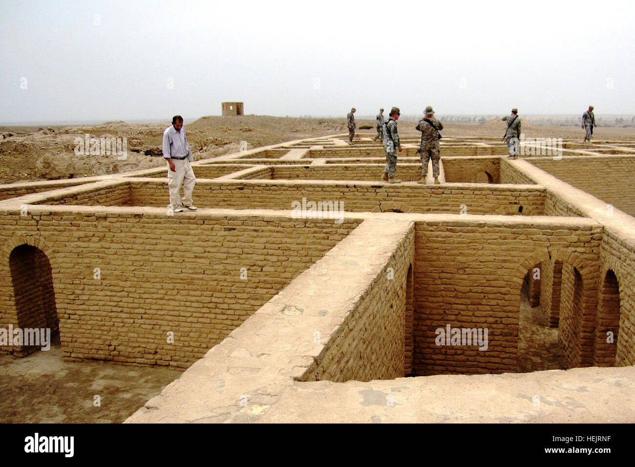 Sumerian ruins hi-res stock photography and images - Alamy