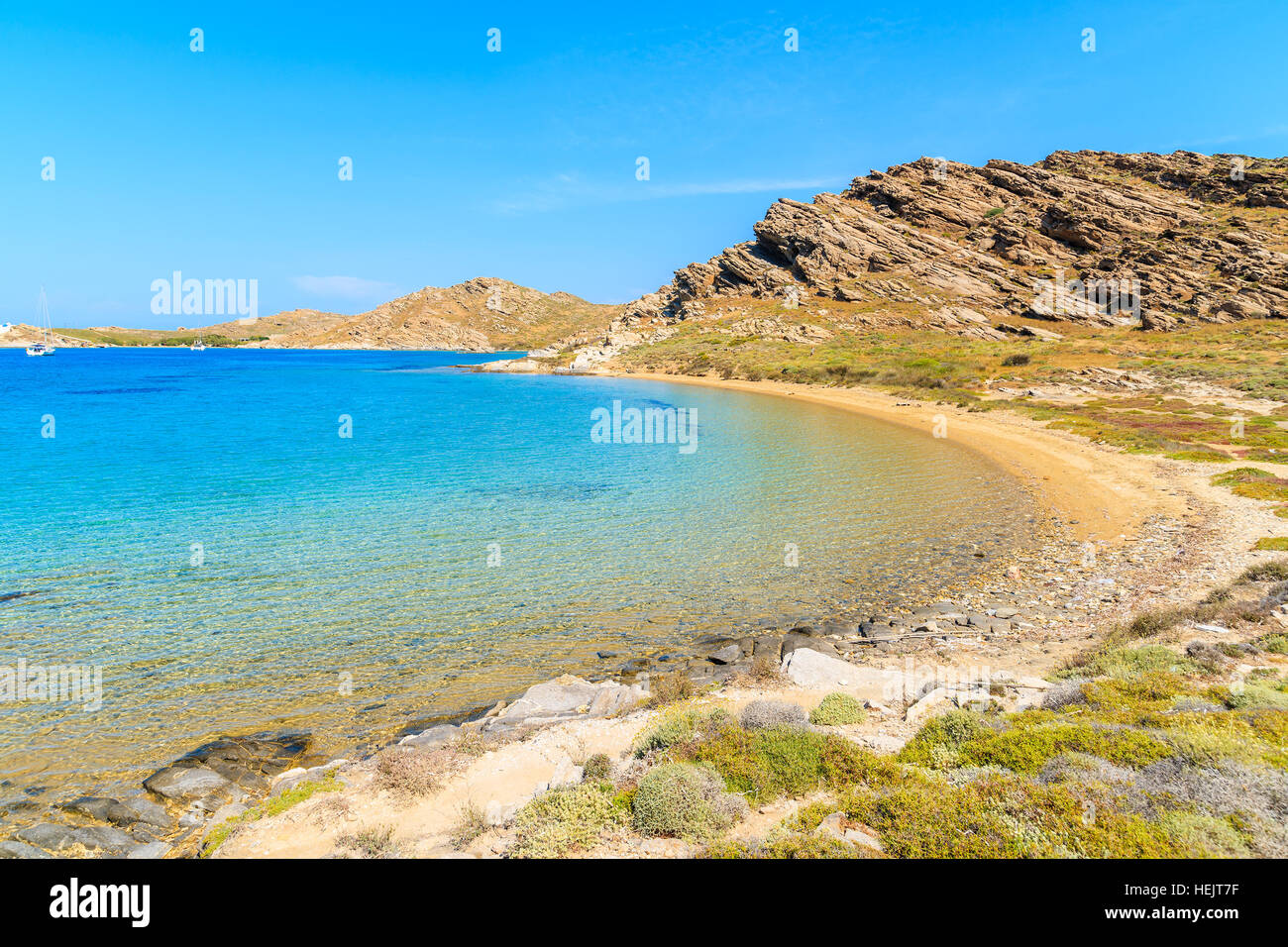 Beautiful beach with crystal clear sea water in Monastiri bay on Paros ...