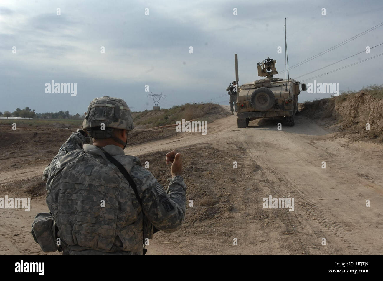 Soldiers from the 30th Heavy Brigade Combat Team, 1st Cavalry Division ...