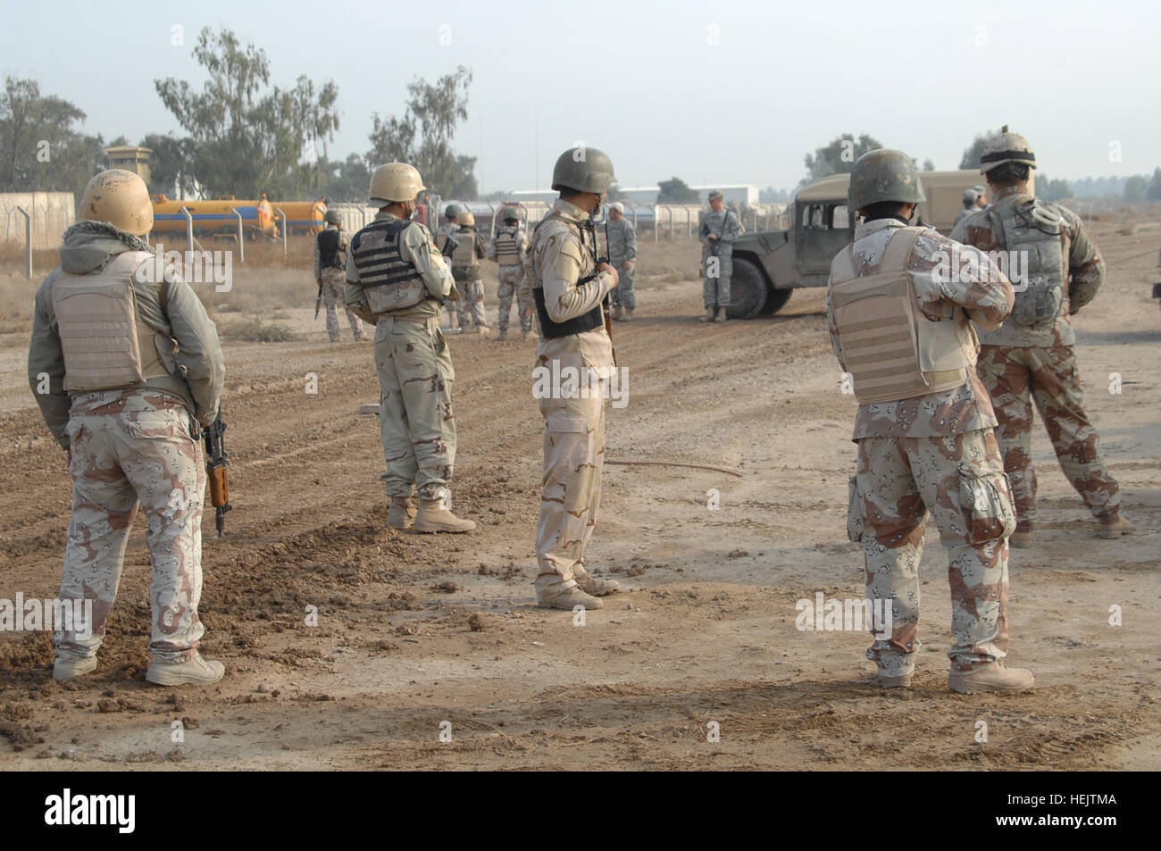 Iraqi army soldiers of the 2nd Battalion, 37th Engineer Brigade, 9th ...