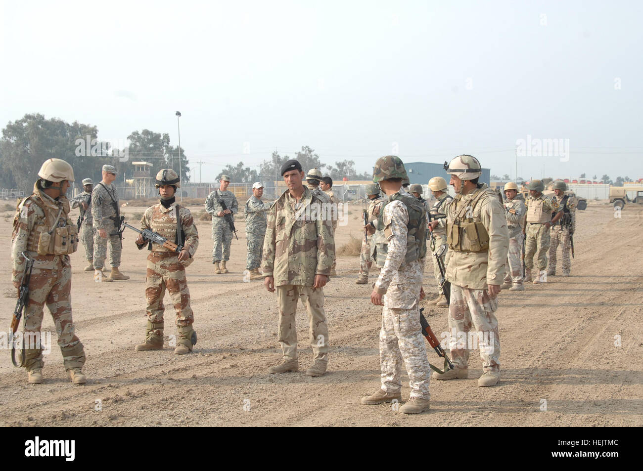 Iraqi army soldiers of the 2nd Battalion, 37th Engineer Brigade, 9th ...