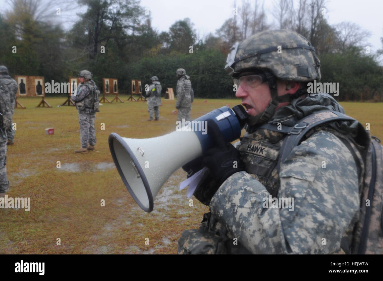 Soldiers from the 814th Military Police Company practice Short Range ...