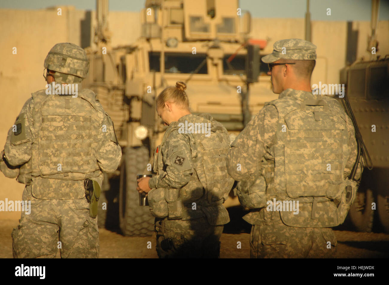 U.S. Soldiers assigned to the 7th Engineering Battalion, 194th ...