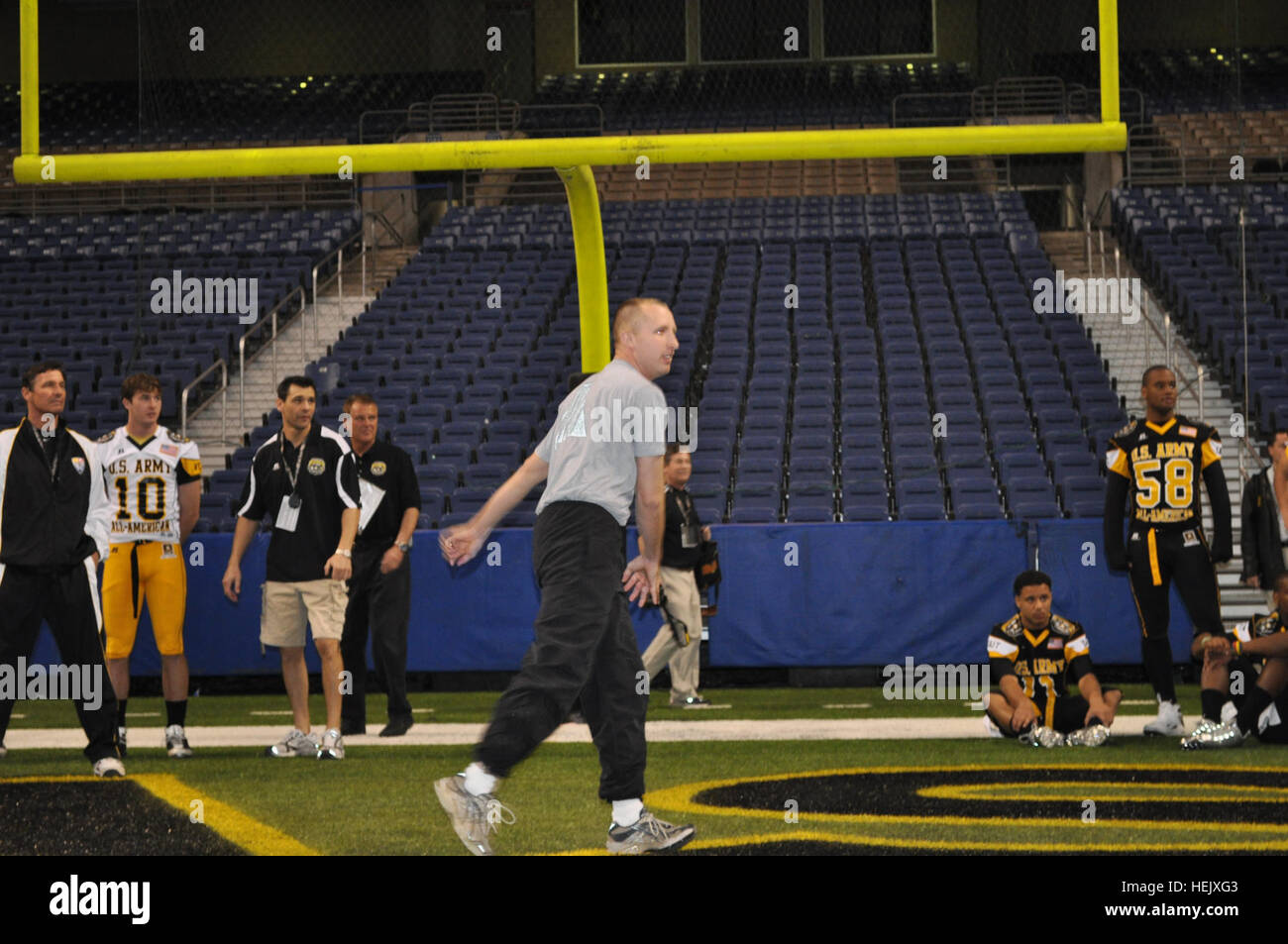 Flickr - The U.S. Army - AllAmericanBowl201017 Stock Photo - Alamy