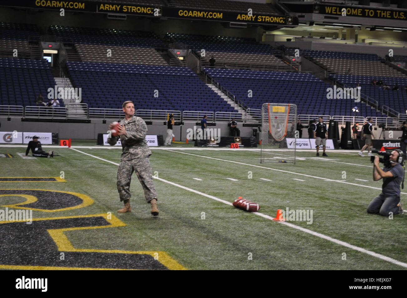 Flickr - The U.S. Army - AllAmericanBowl201013 Stock Photo - Alamy