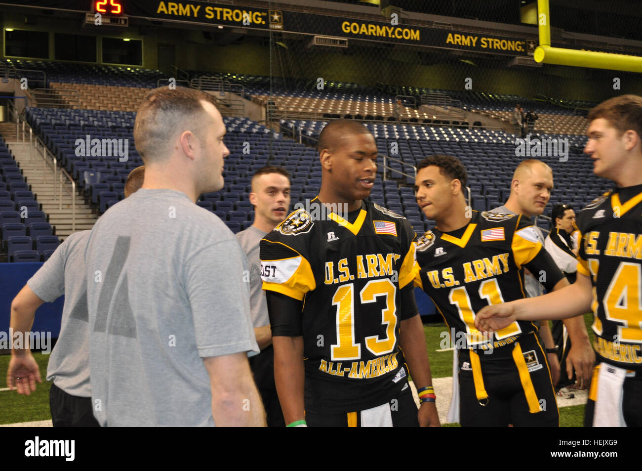 Flickr - The U.S. Army - AllAmericanBowl201011 Stock Photo - Alamy