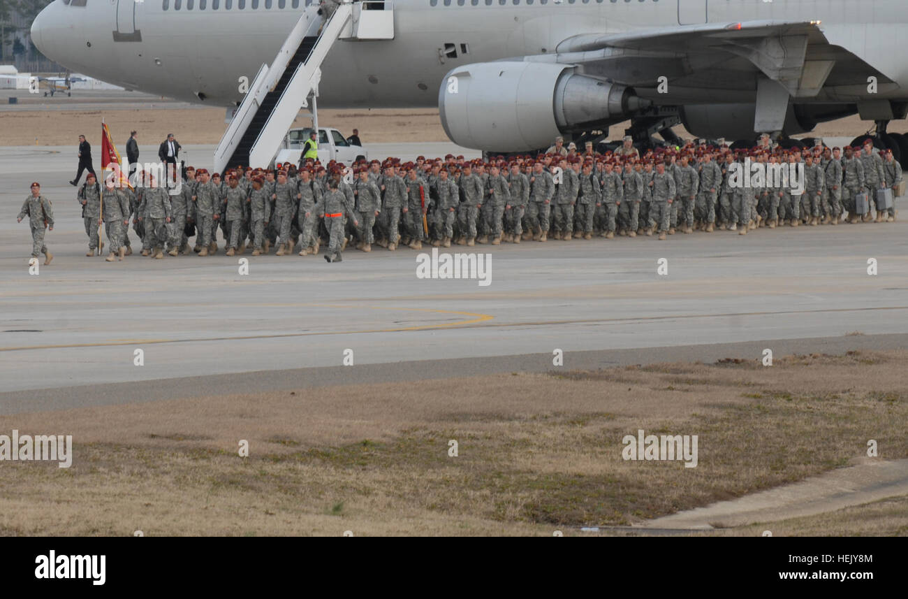 Soldiers from 1st Battalion, 321st Airborne Field Artillery Regiment ...