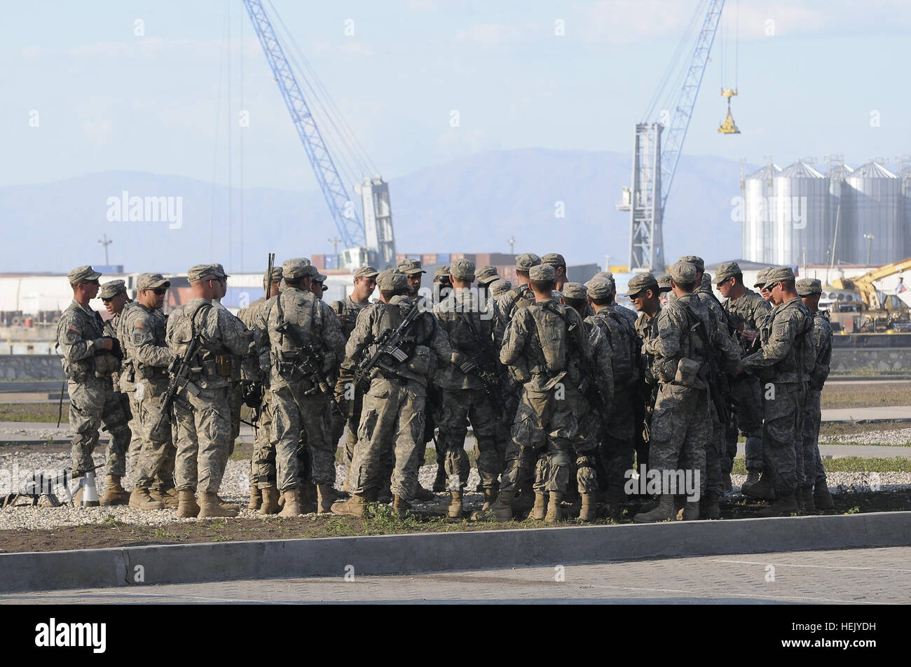 Soldiers from the 2nd Brigade Combat Team (White Falcons), 82nd ...