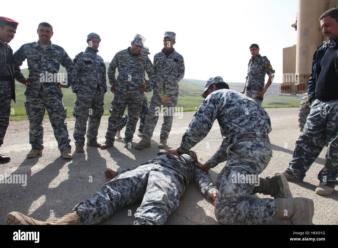 The Iraqi police conduct first aid training on how to check a casualty ...