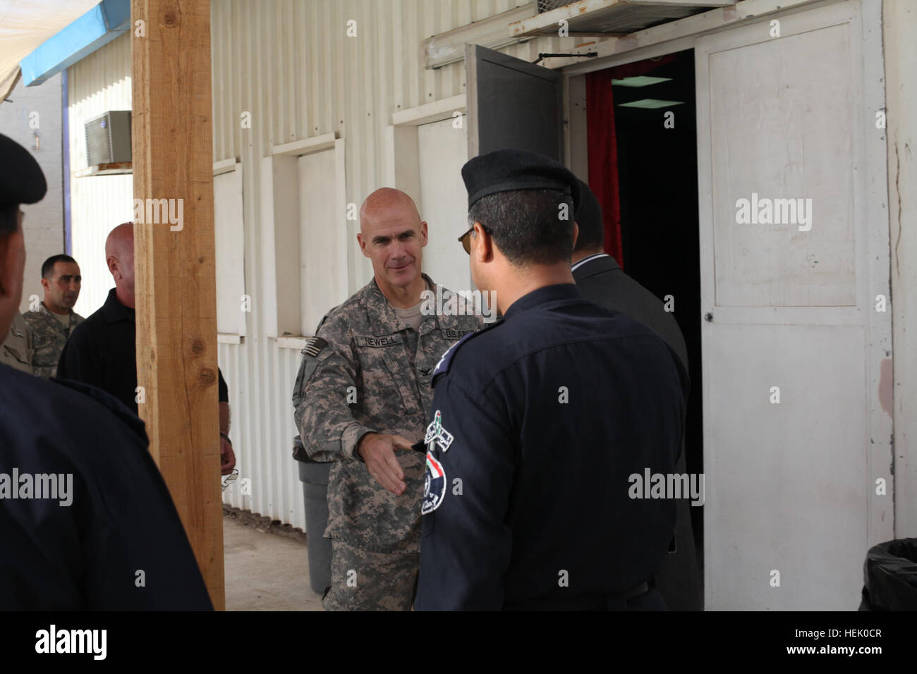 Commander of the 4th iraqi army division hi-res stock photography and ...